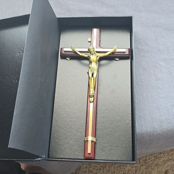 Holiday | Catholic Christ On Cross Cross Inri Boxed By Batesville Wood ...